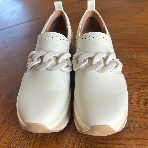 Mad Love | Shoes | Mad Love Loafer Size 85 Perfect Condition Cream ...